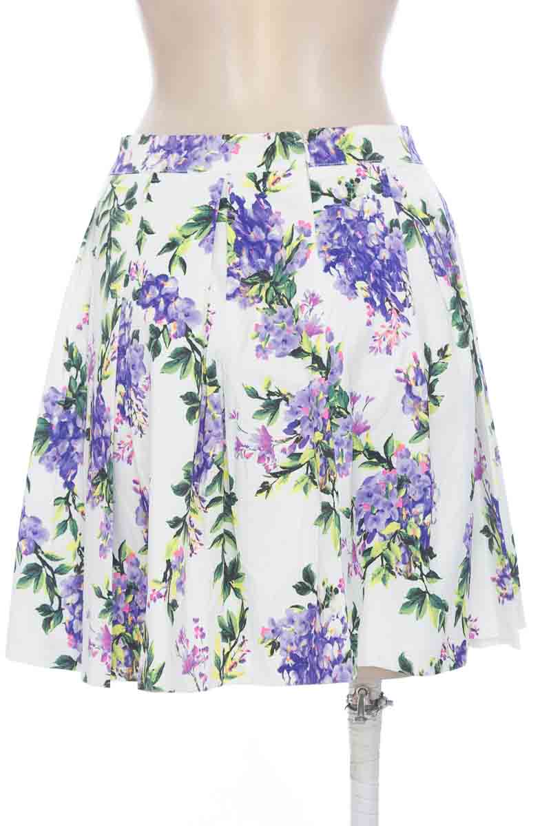 Falda color Blanco - ArK & Co | Closeando