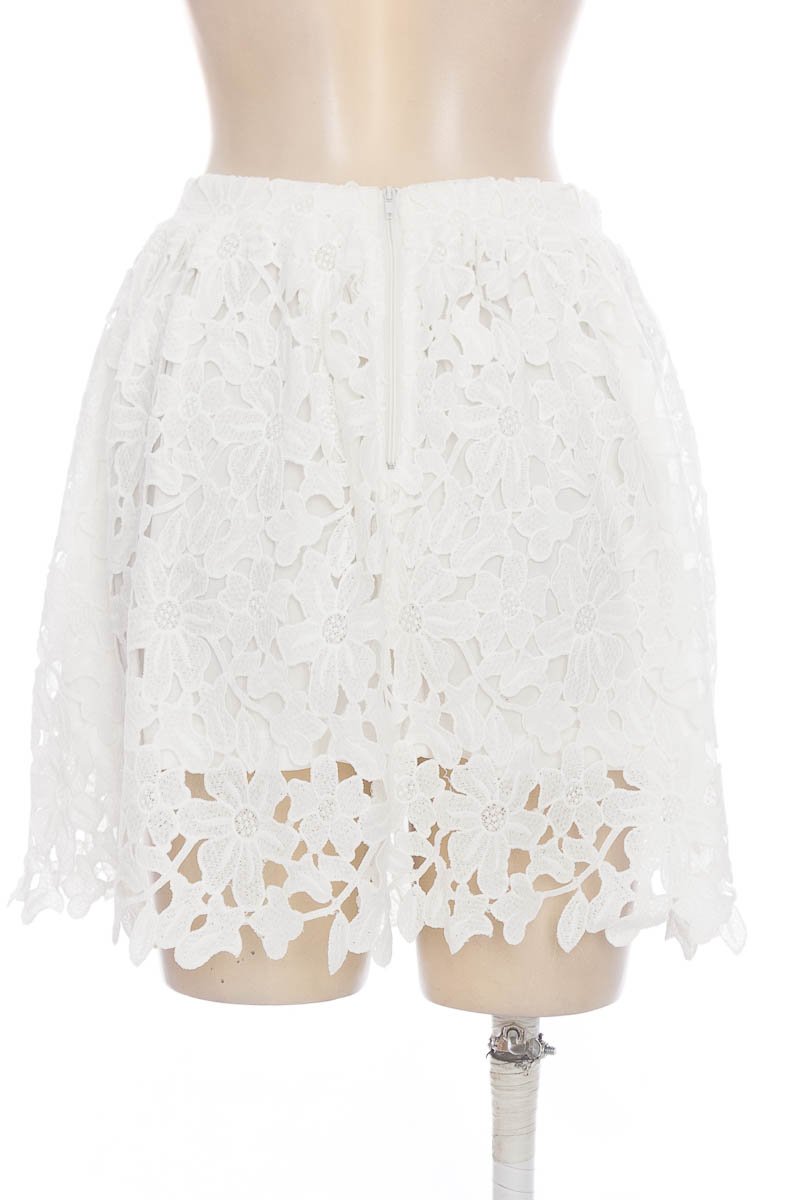 Falda color Blanco - Closeando | Closeando