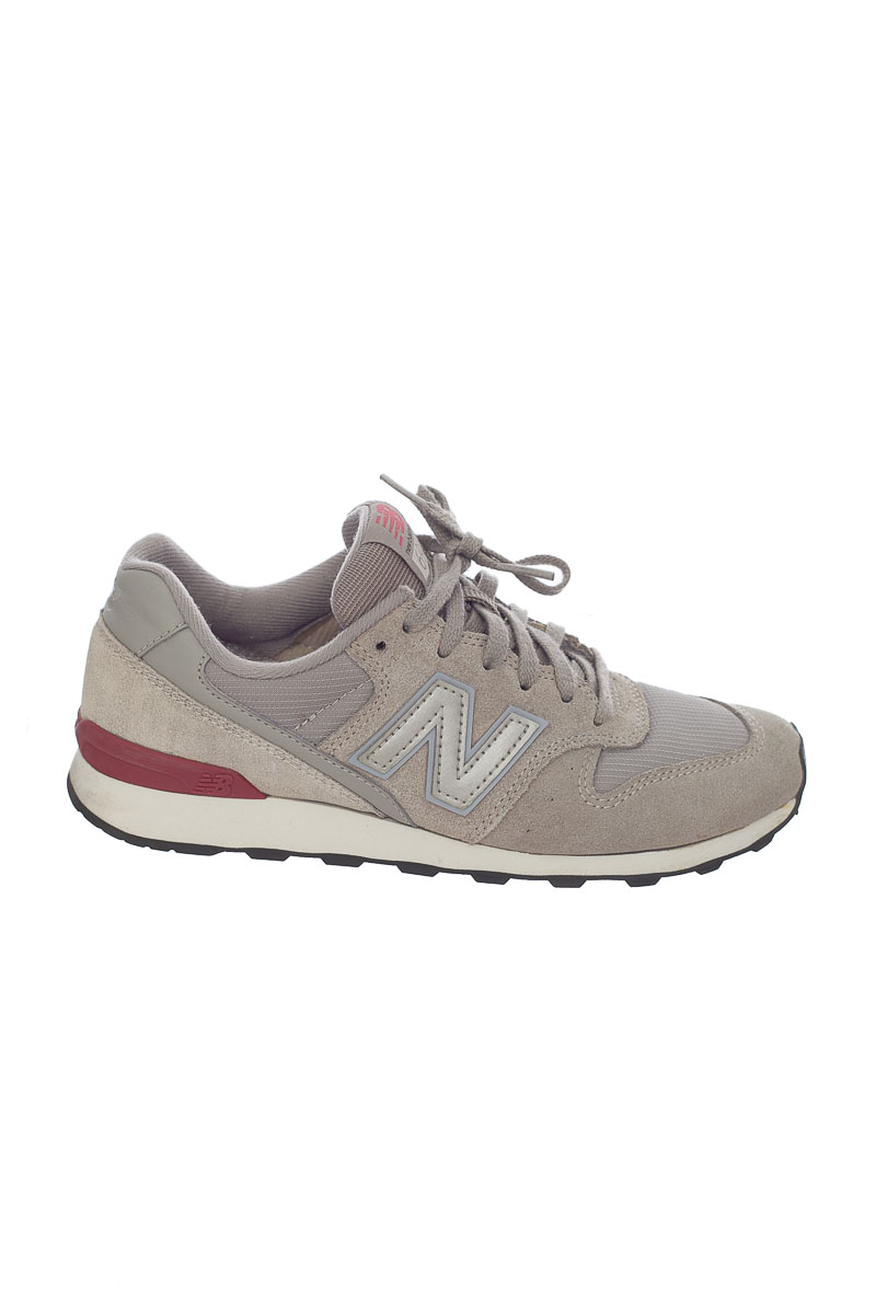 Zapatos color Gris - New Balance | Closeando