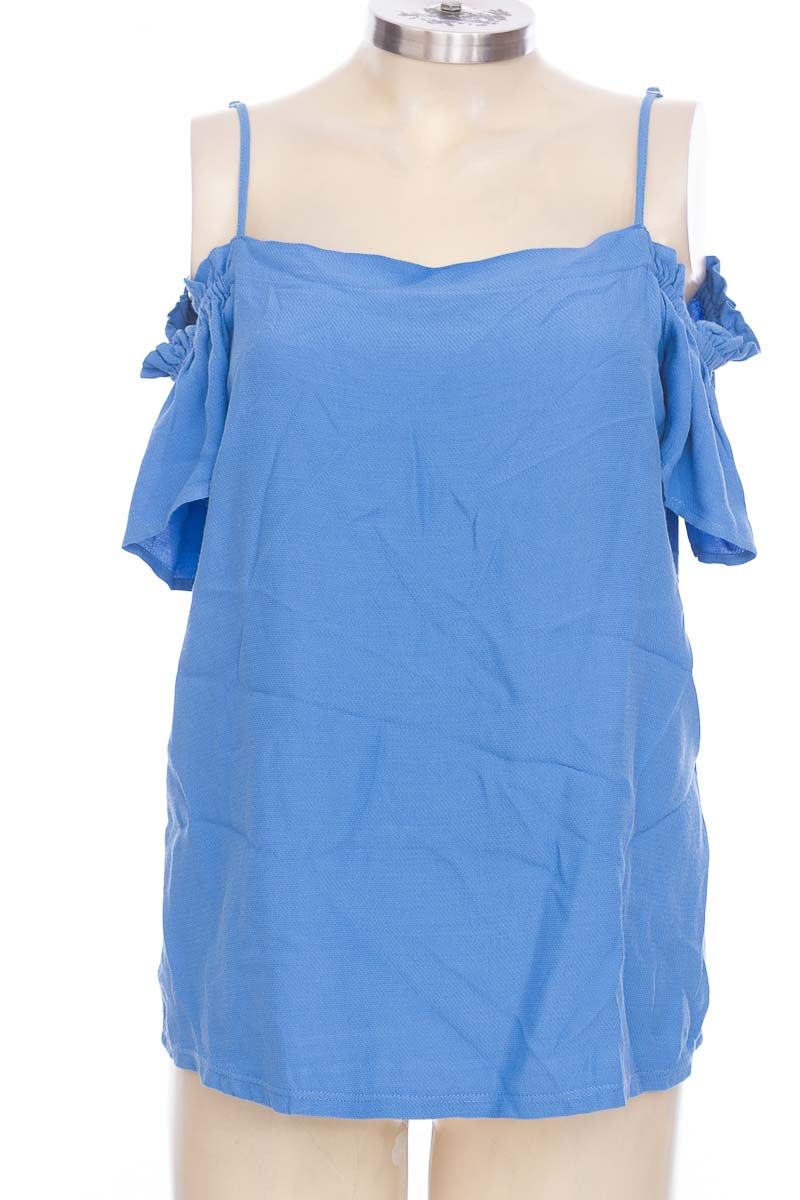 Top / Camiseta color Azul - Massimo Dutti | Closeando