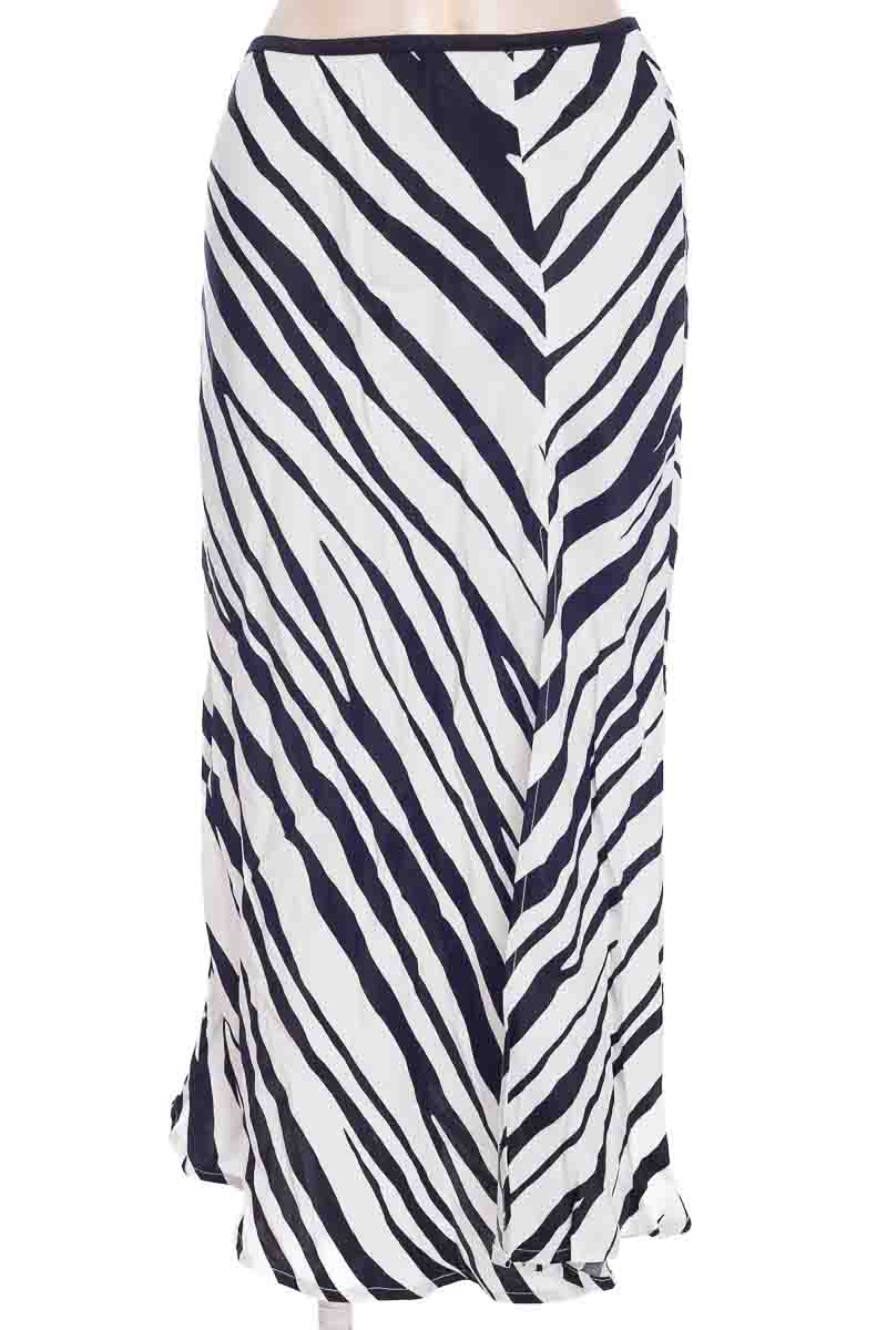 Falda color Blanco - Zara | Closeando