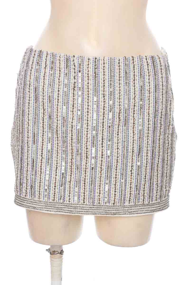 Falda color Blanco - Zara | Closeando