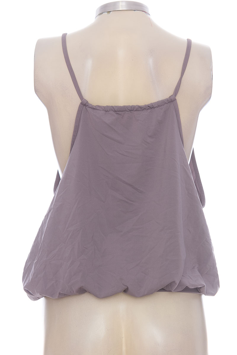 Top / Camiseta color Gris - Leonisa talla 12 de Segunda Mano | Closeando