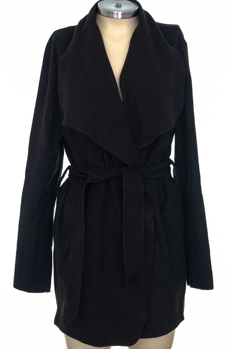 Chaqueta / Abrigo color Negro - Ambiance | Closeando