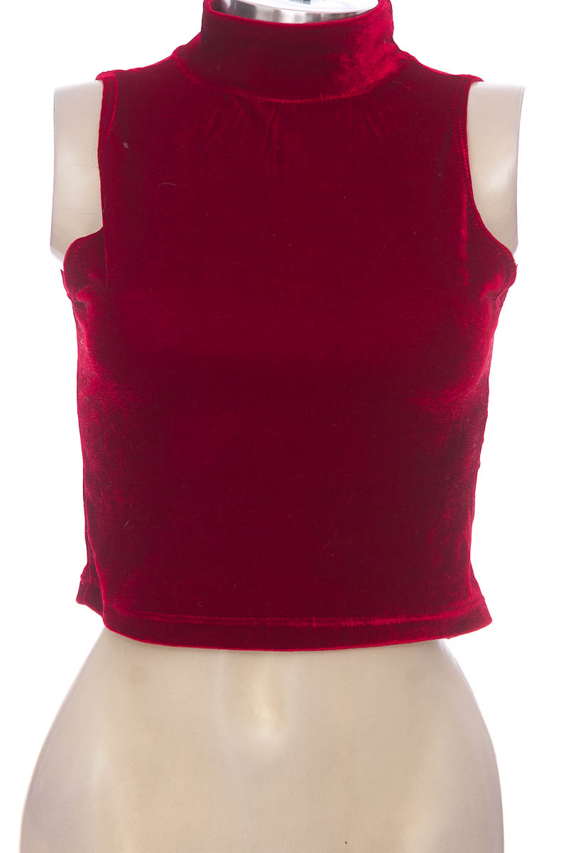 Top / Camiseta color Rojo - Plur | Closeando