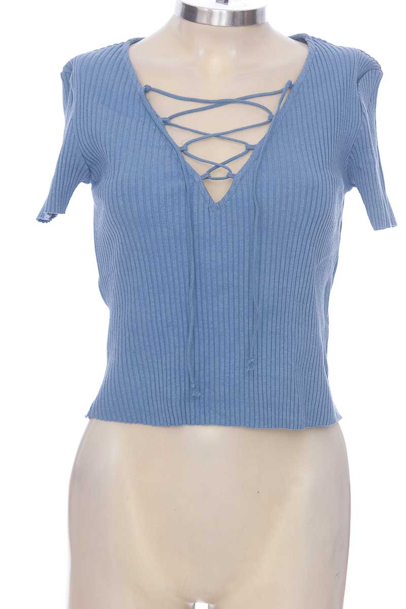 Top / Camiseta color Azul - Zara | Closeando