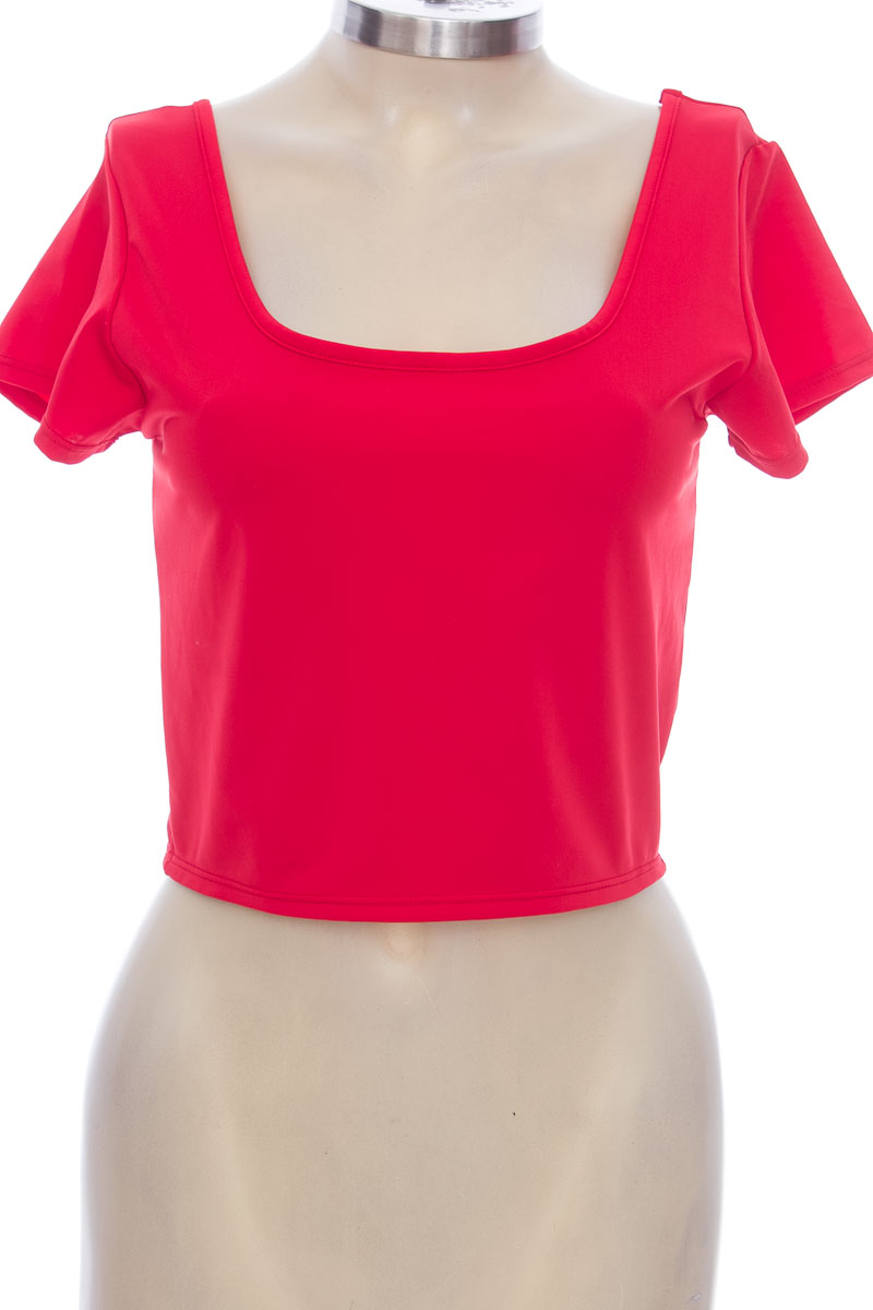 Top / Camiseta color Rojo - Closeando | Closeando