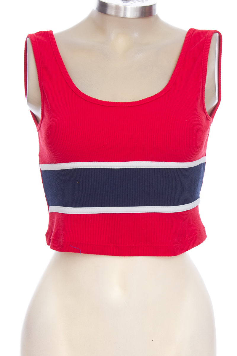 Top / Camiseta color Rojo - Karibik | Closeando