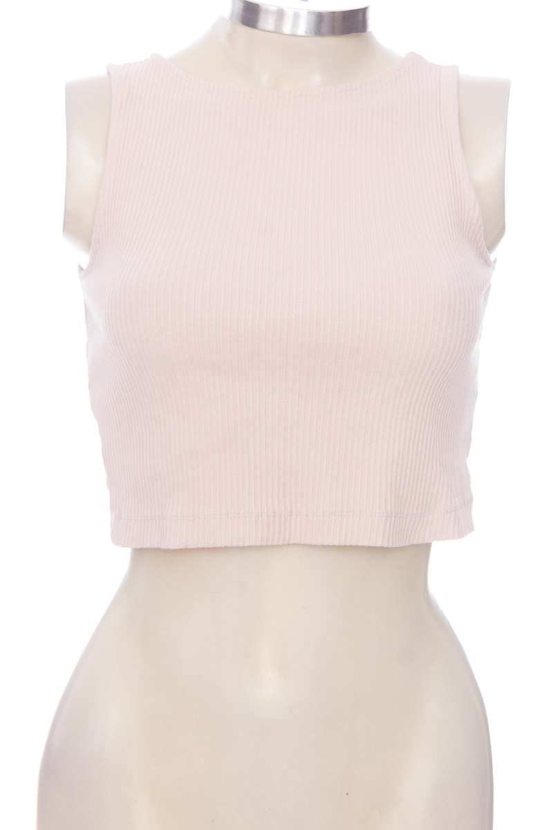 Top / Camiseta color Rosado - Pull & Bear | Closeando