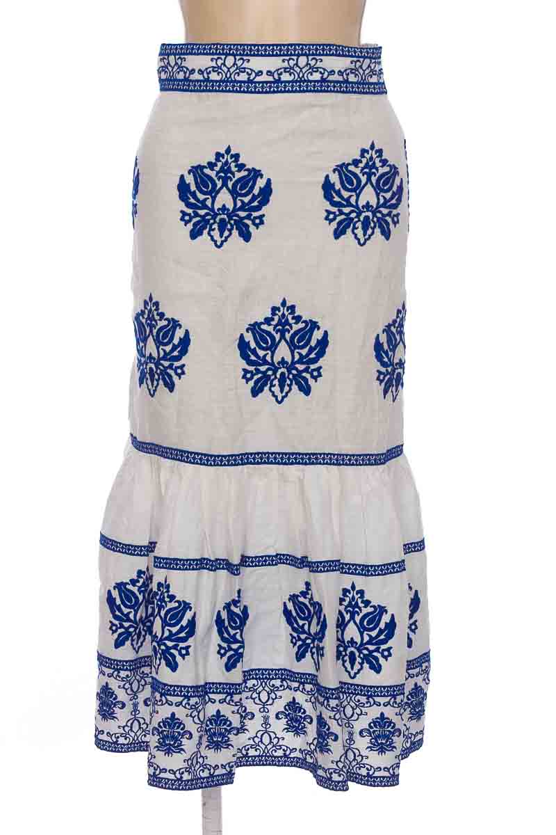 Falda color Blanco - Zara | Closeando