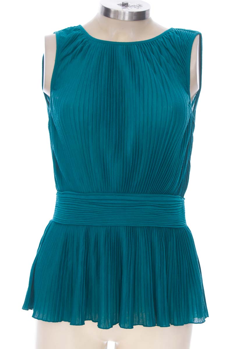 Top / Camiseta color Verde - Forever 21 talla S de Segunda Mano | Closeando