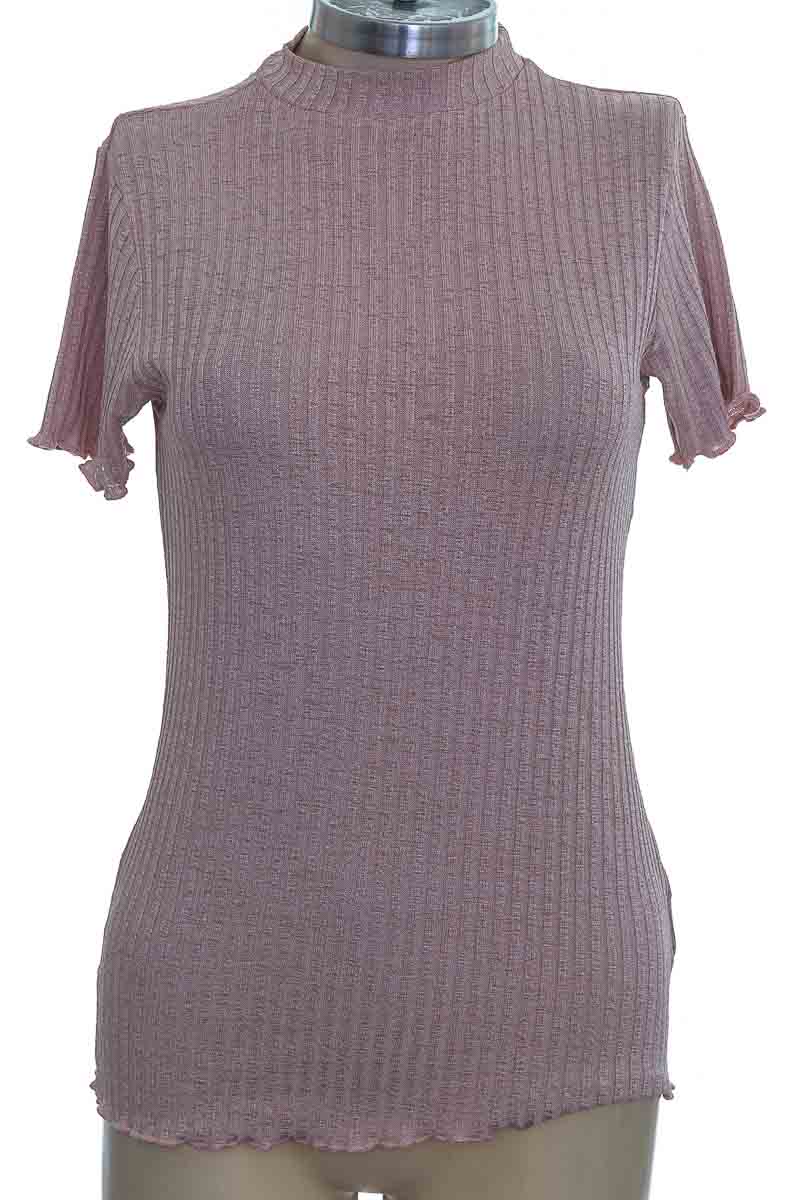 Top / Camiseta color Rosado - Prototipos | Closeando