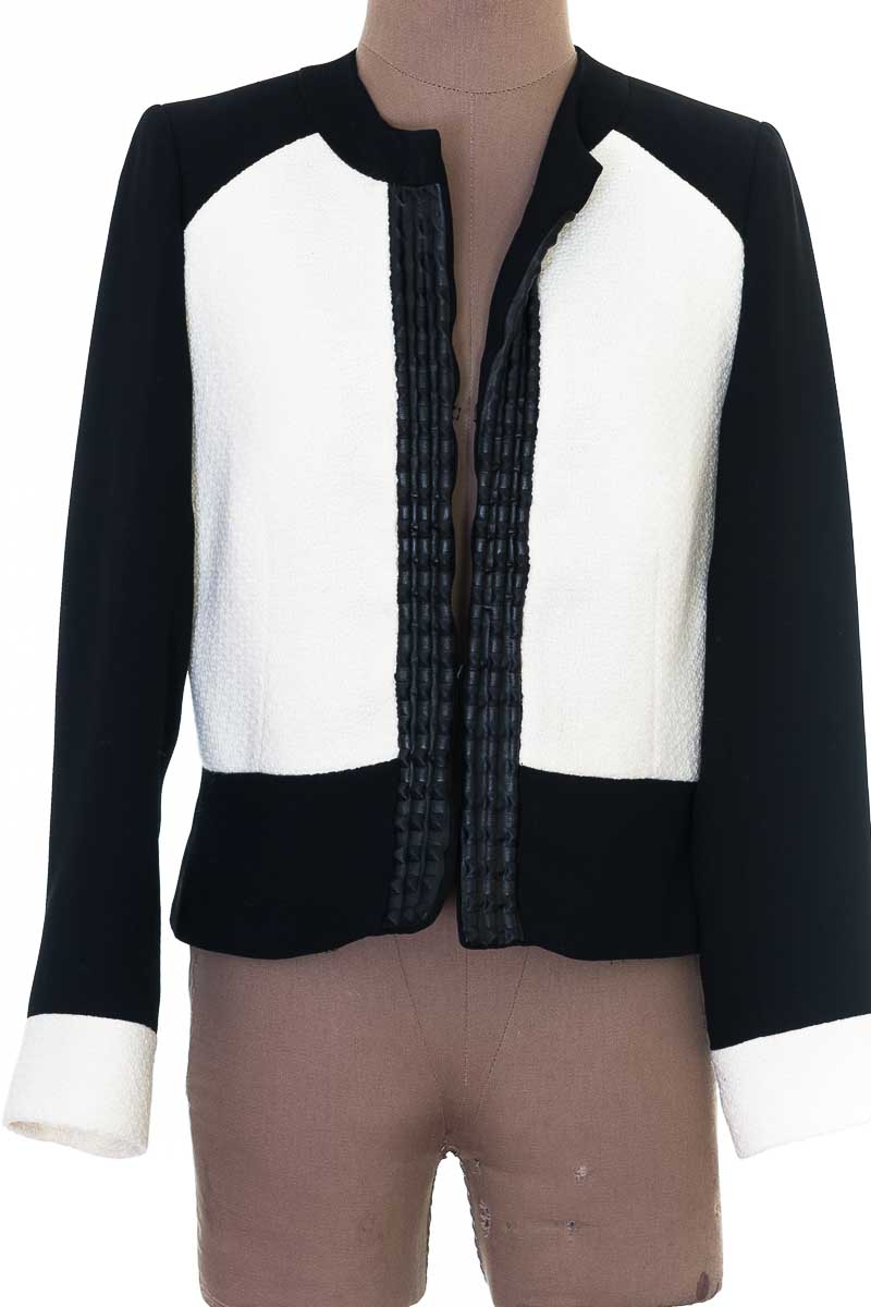 Chaqueta / Abrigo color Blanco - Cara Lotti | Closeando