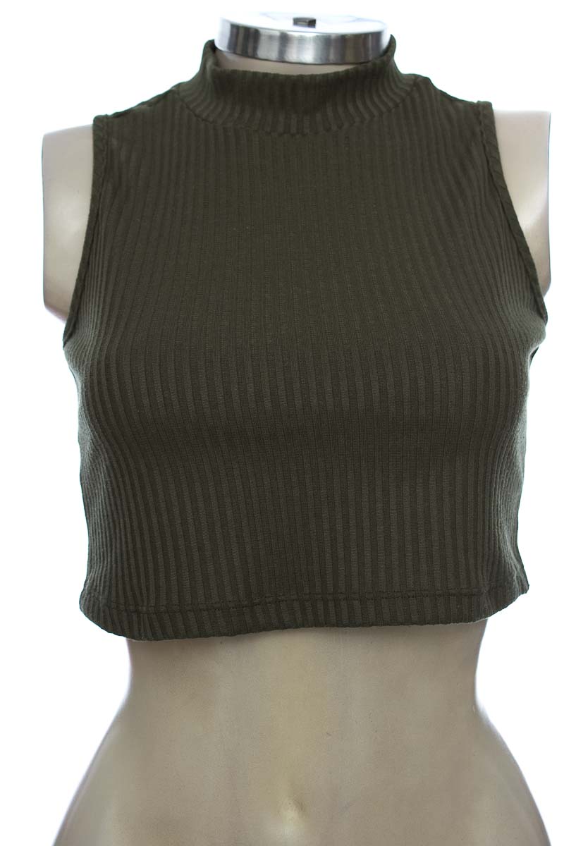 Top / Camiseta color Verde - Yerba Buena talla S de Segunda Mano ...