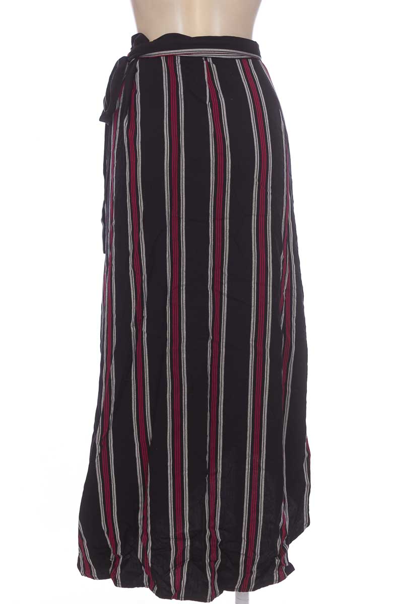 Falda color Negro - Pat Primo | Closeando