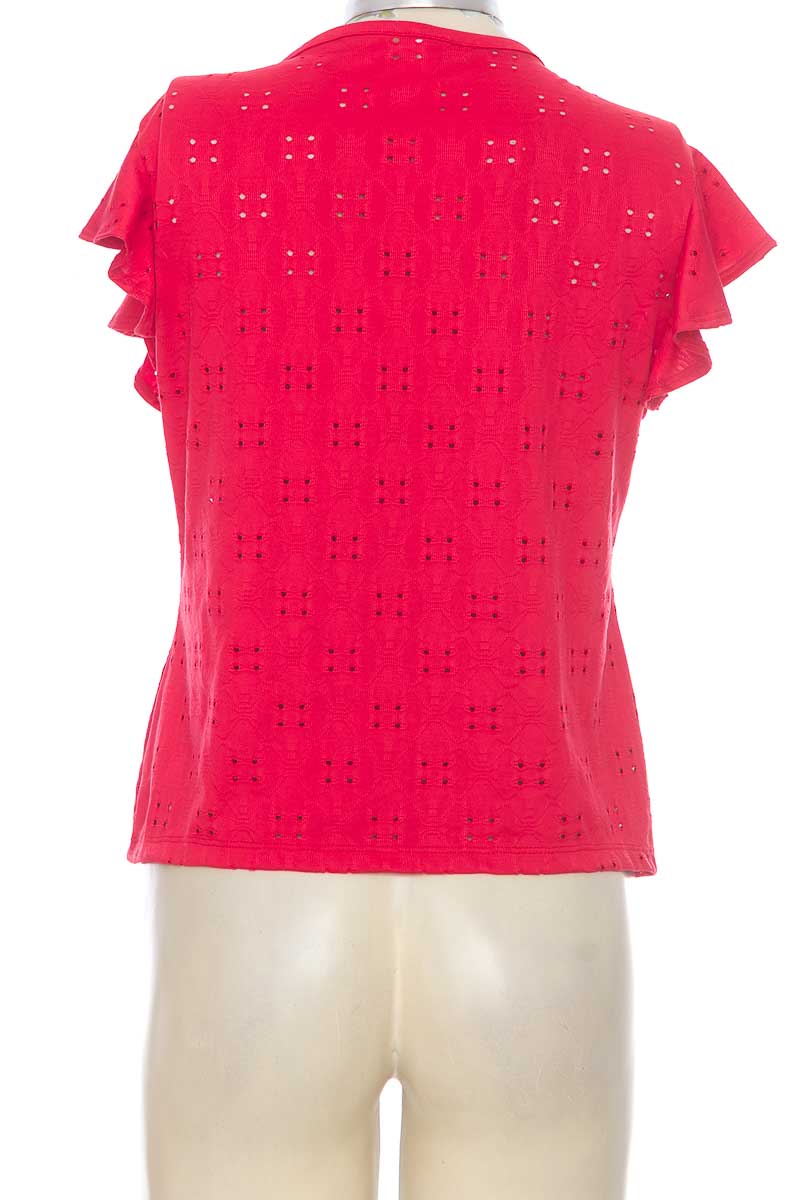 Top / Camiseta color Rojo - Leonisa talla S de Segunda Mano | Closeando