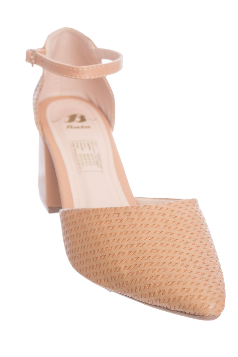 Zapatos color Beige - Bata | Closeando