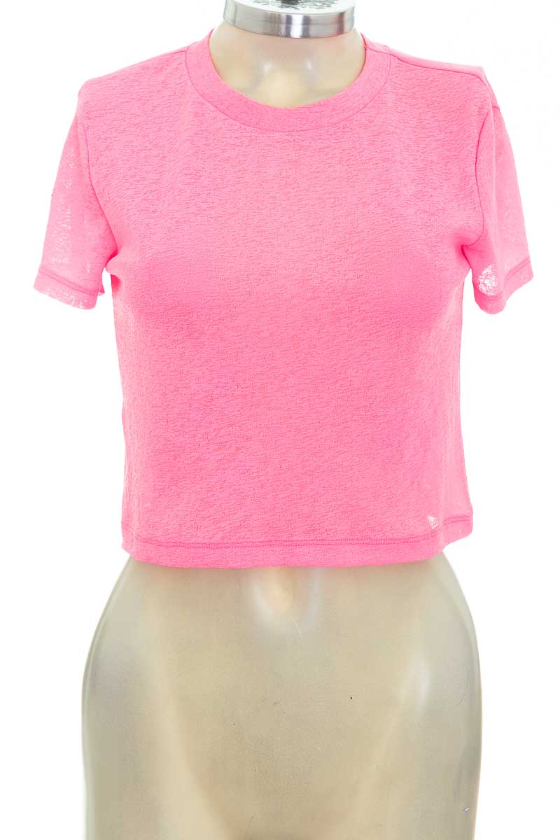 Top / Camiseta color Rosado - Bershka | Closeando