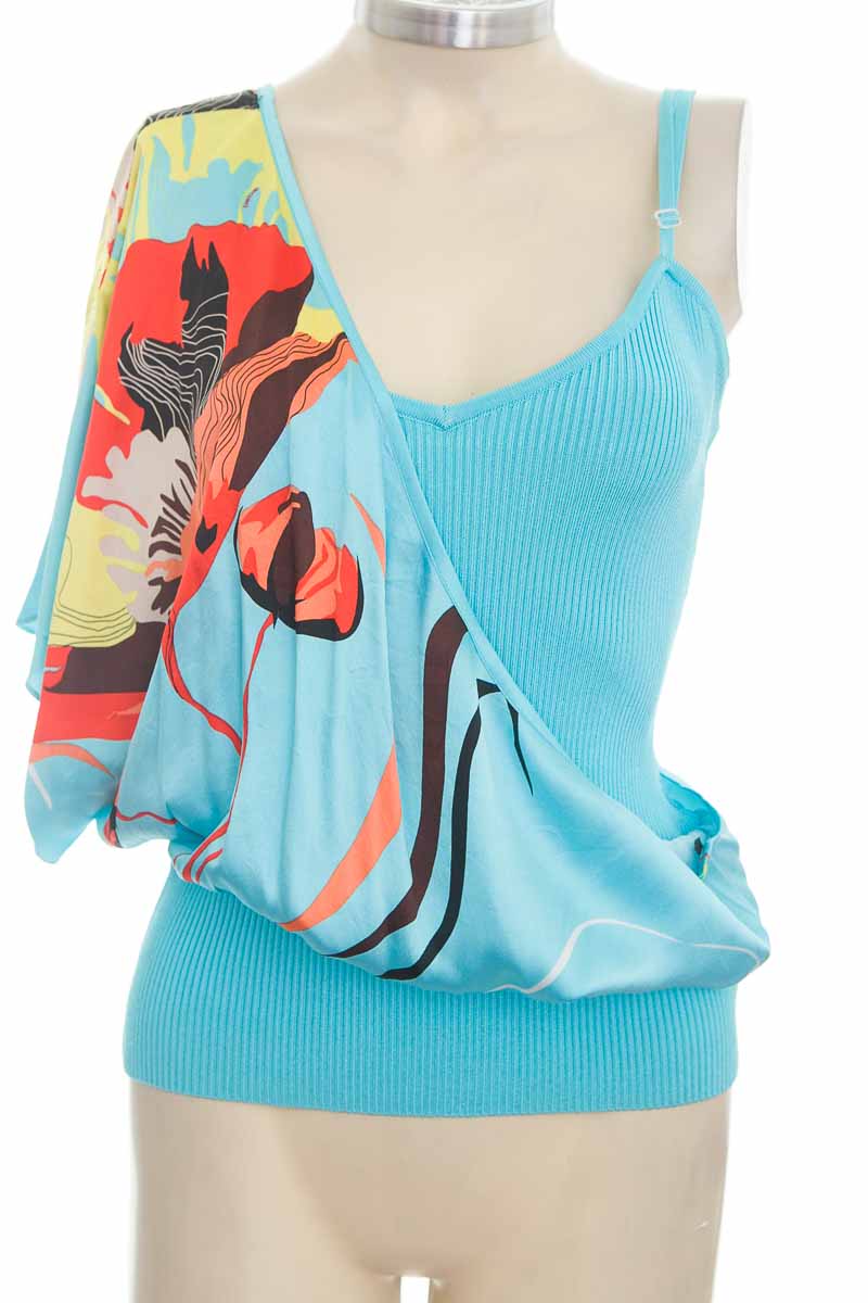 Blusa color Azul - BEBE | Closeando