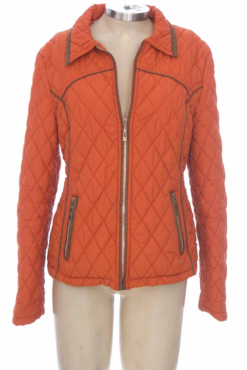 Chaqueta / Abrigo color Naranja - VERSATIL | Closeando