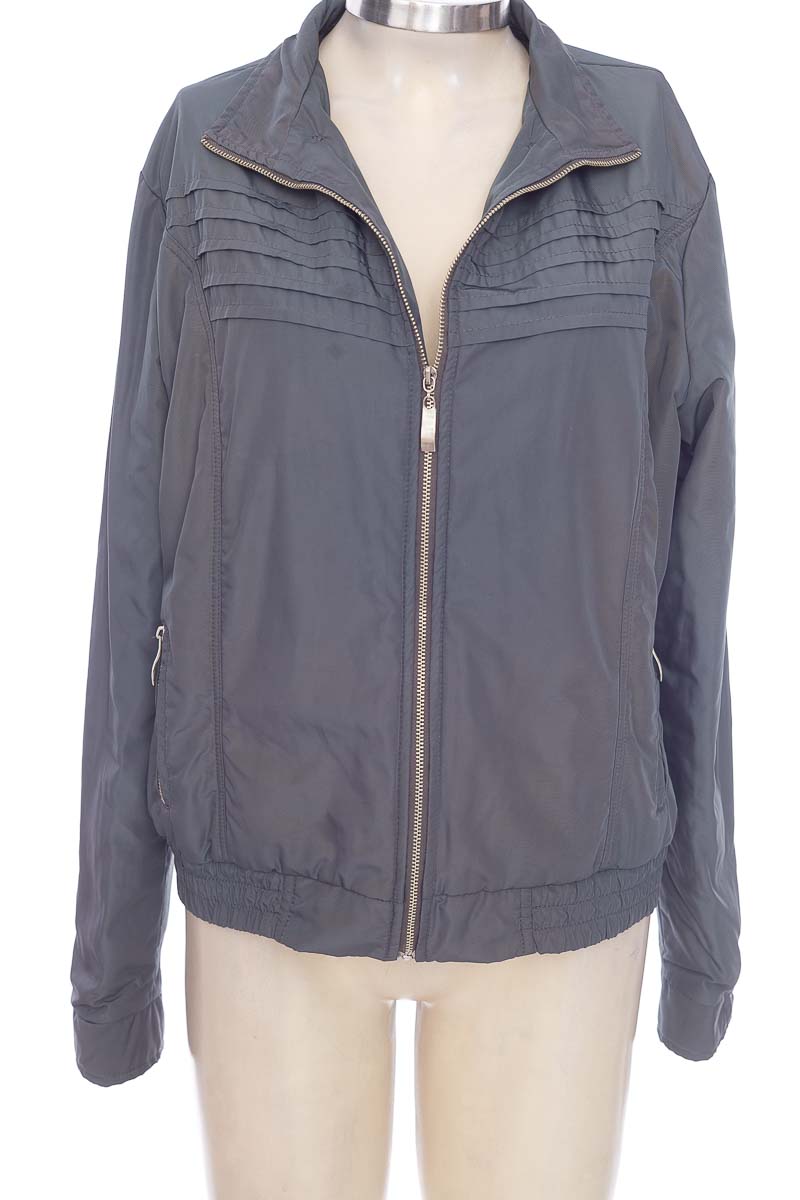 Chaqueta / Abrigo color Gris - Color | Closeando