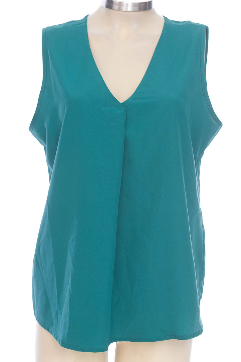 Top / Camiseta color Verde - Koaj | Closeando