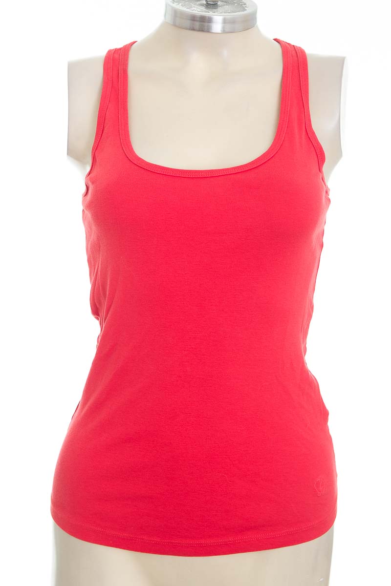 Top / Camiseta color Rojo - Stradivarius | Closeando
