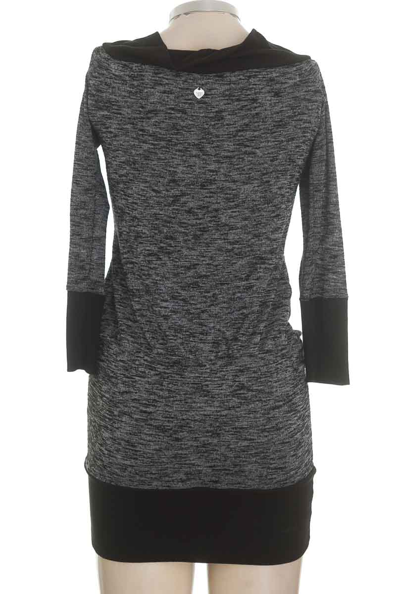Sweater color Negro - Studio F | Closeando