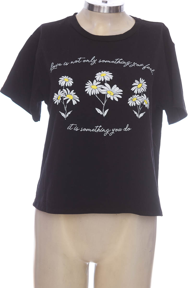 Top / Camiseta color Negro - Funky Pink | Closeando