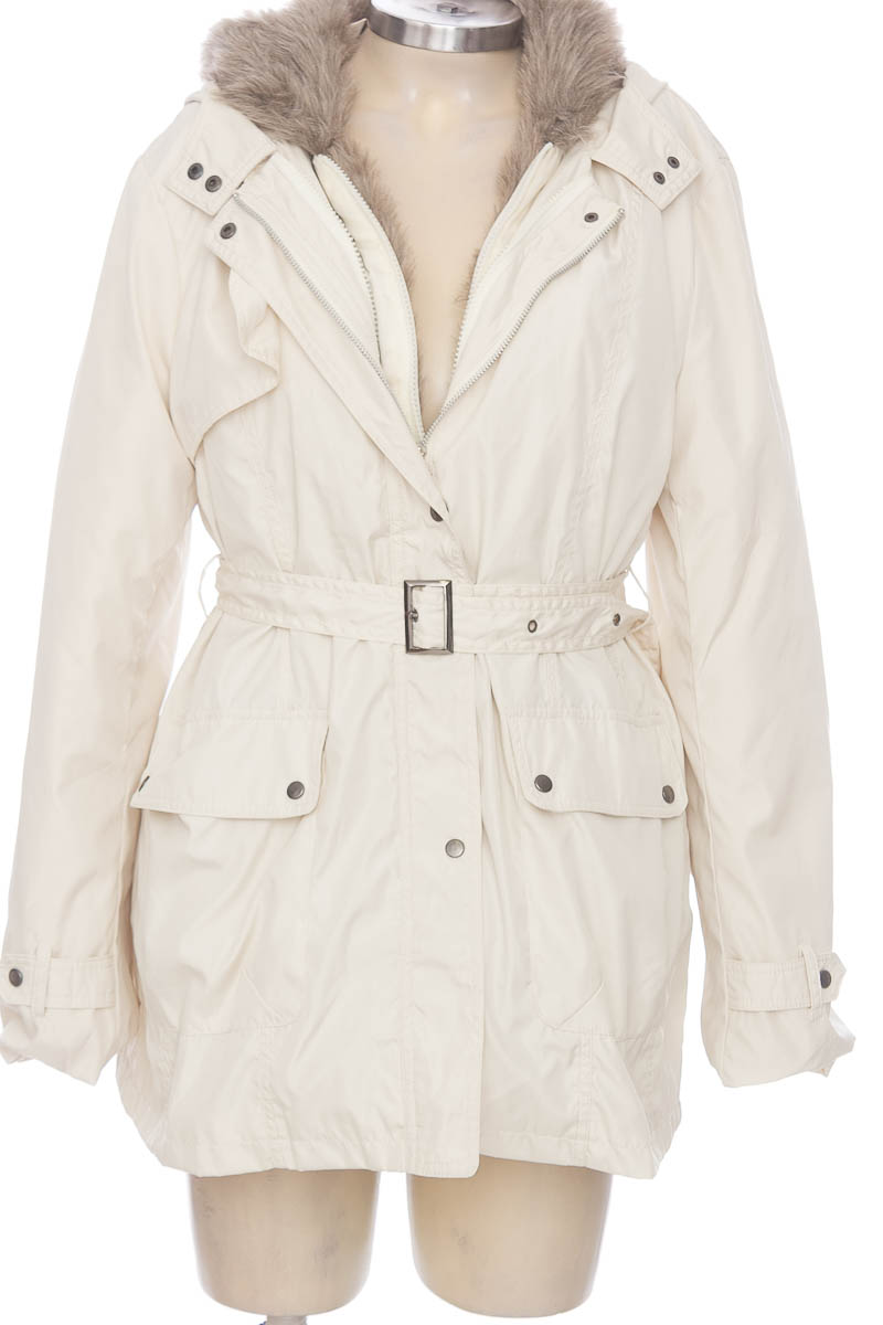Chaqueta / Abrigo color Beige - Closeando | Closeando