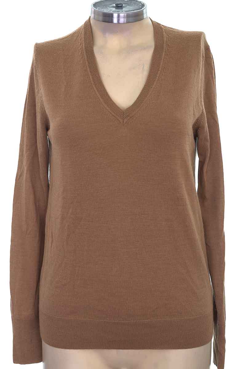 Sweater color Café - UNI QLO | Closeando