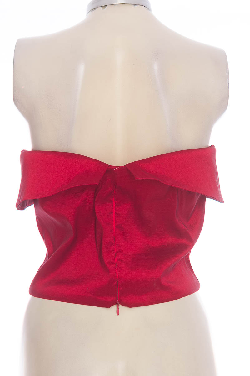 Top / Camiseta color Rojo - Closeando | Closeando