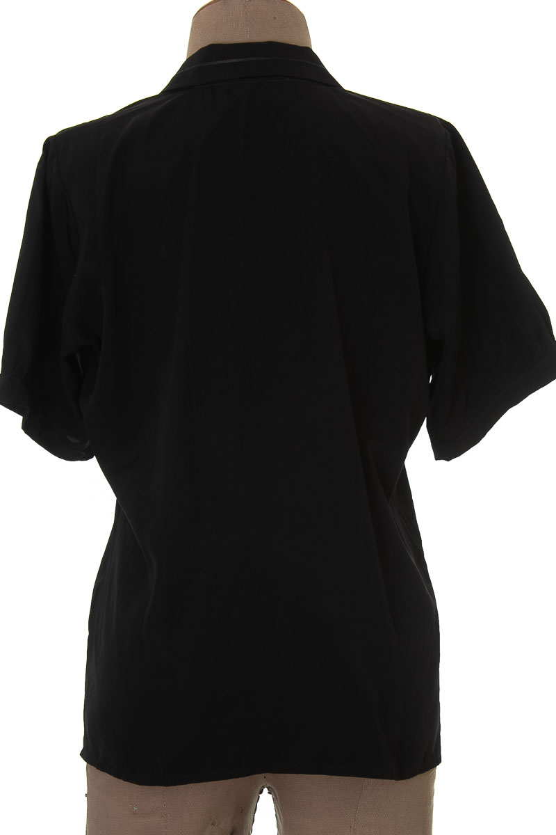Blusa color Negro - Lugal | Closeando