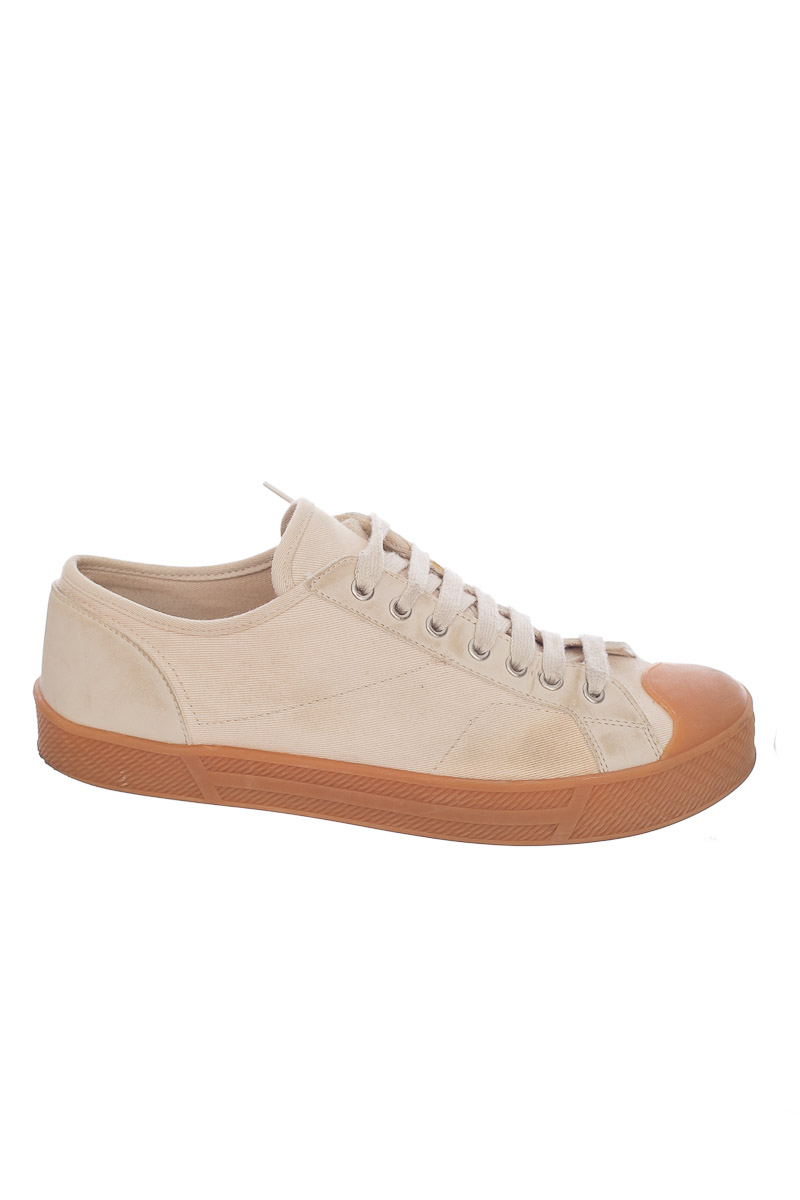 Tenis color Beige - Zara | Closeando
