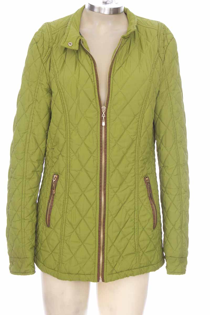 Chaqueta / Abrigo color Verde - VERSATIL | Closeando