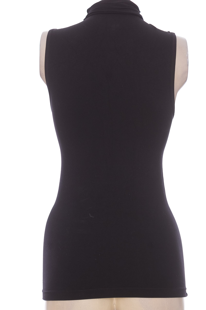 Top / Camiseta color Negro - Leonisa talla Única de Segunda Mano ...