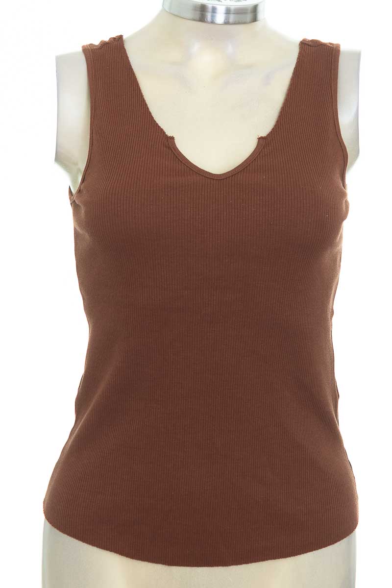 Top / Camiseta color Café - Tennis | Closeando