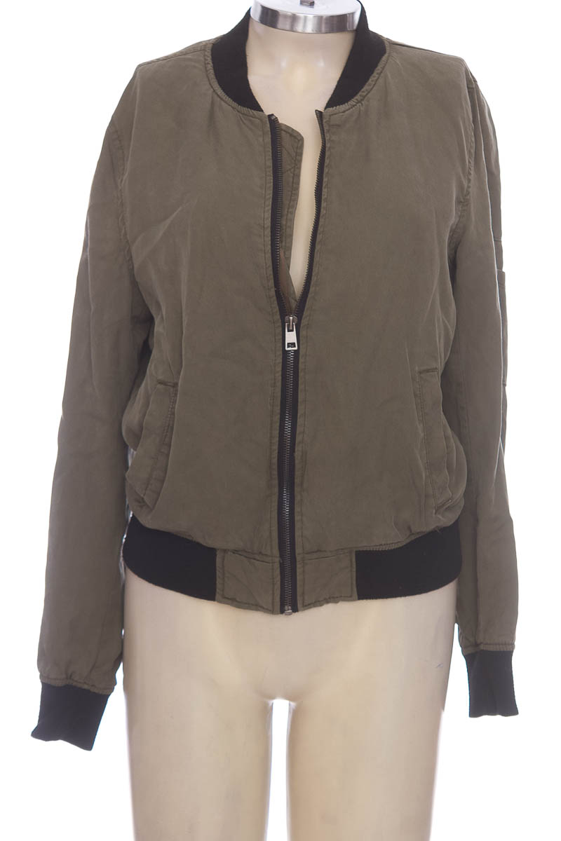 Chaqueta / Abrigo color Verde - Cielo Jeans | Closeando