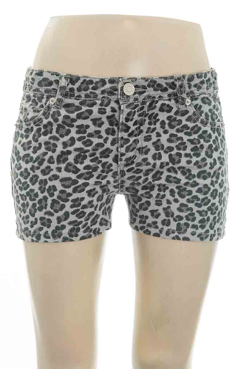 Short color Gris - Cherokee | Closeando