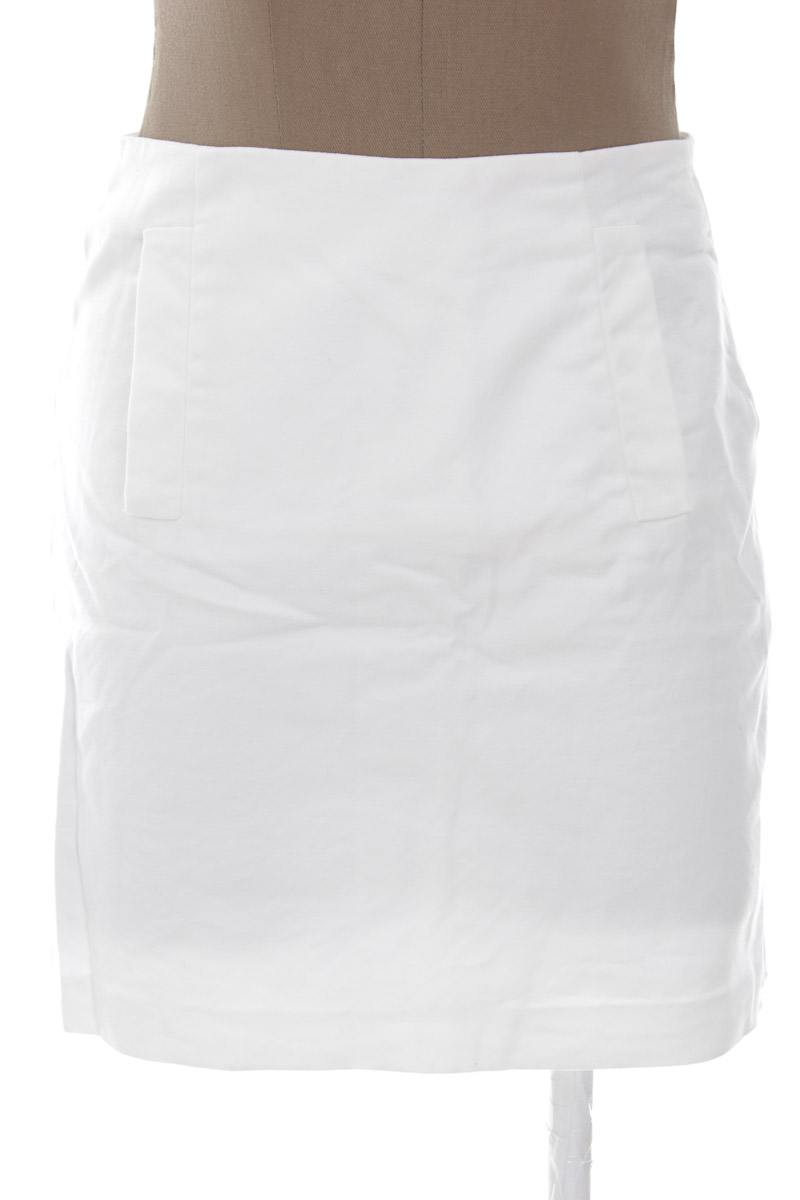 Falda color Blanco - Zara | Closeando