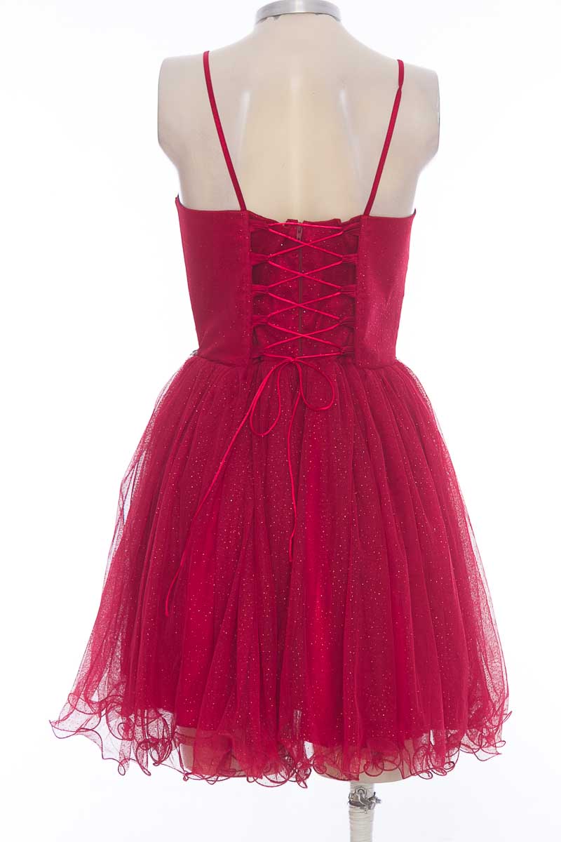 Vestido / Enterizo color Rojo - E Eiza | Closeando