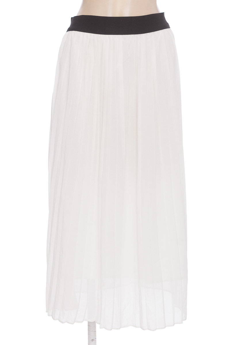 Falda color Blanco - SUYE | Closeando