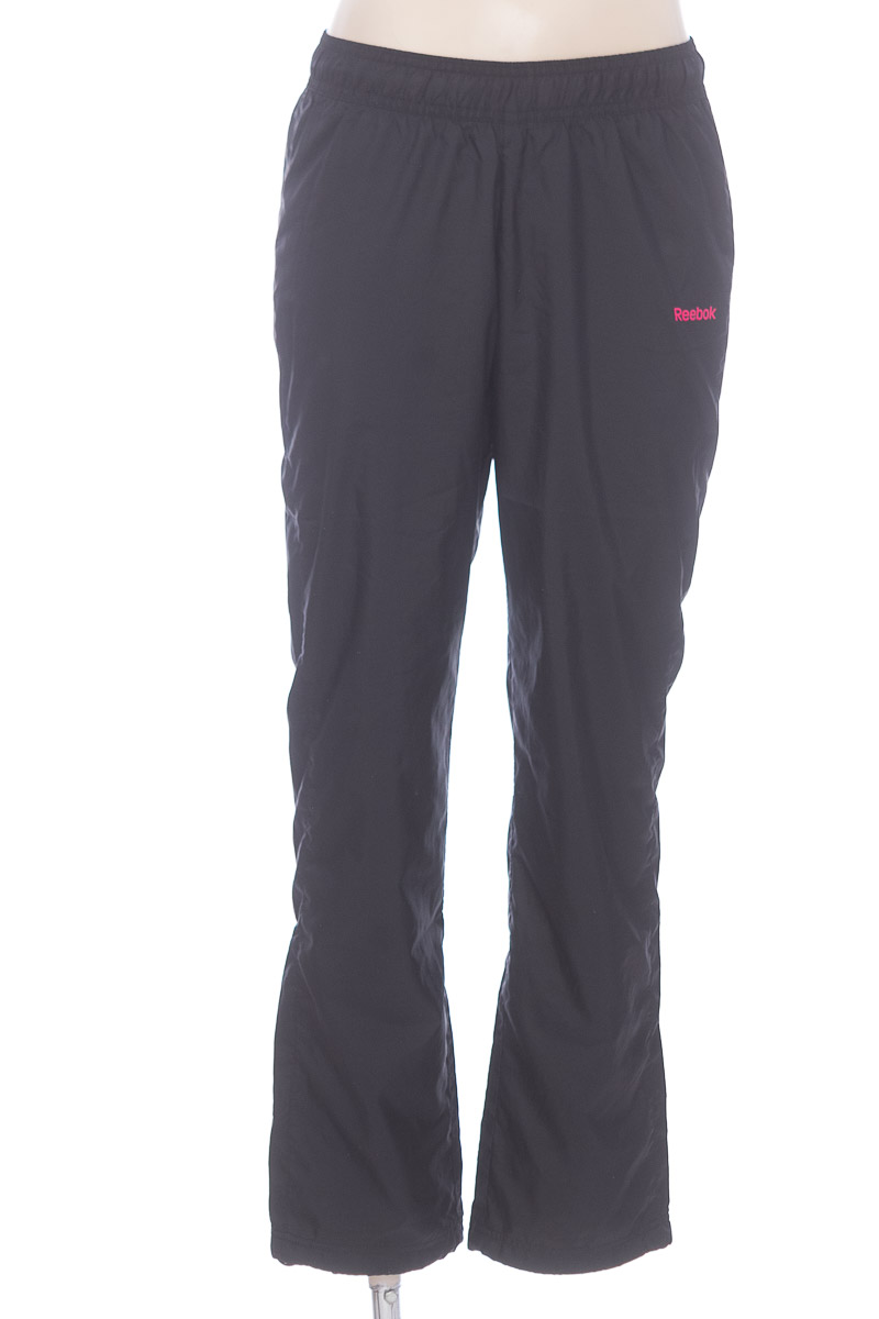 Ropa Deportiva / Salida de Baño color Negro - Quechua | Closeando