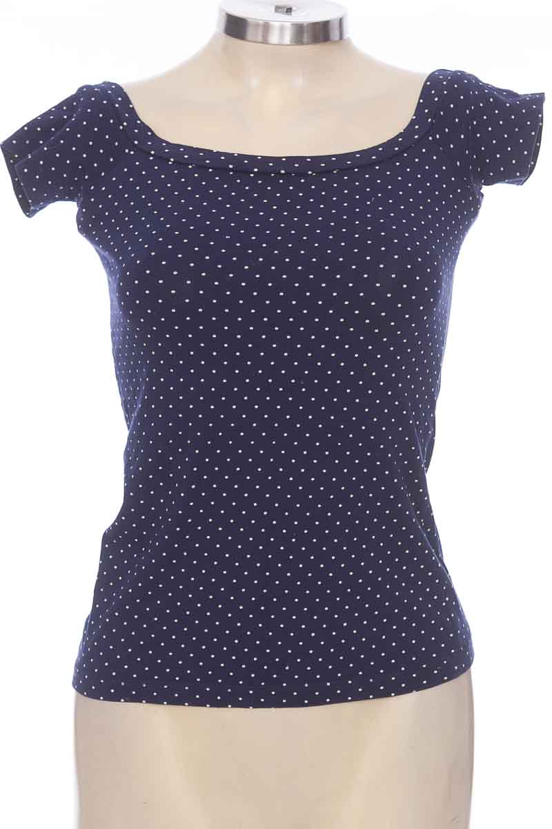 Top / Camiseta color Azul - Basics | Closeando