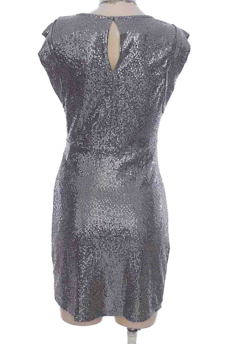Vestido / Enterizo color Plateado - Zara talla M de Segunda Mano ...