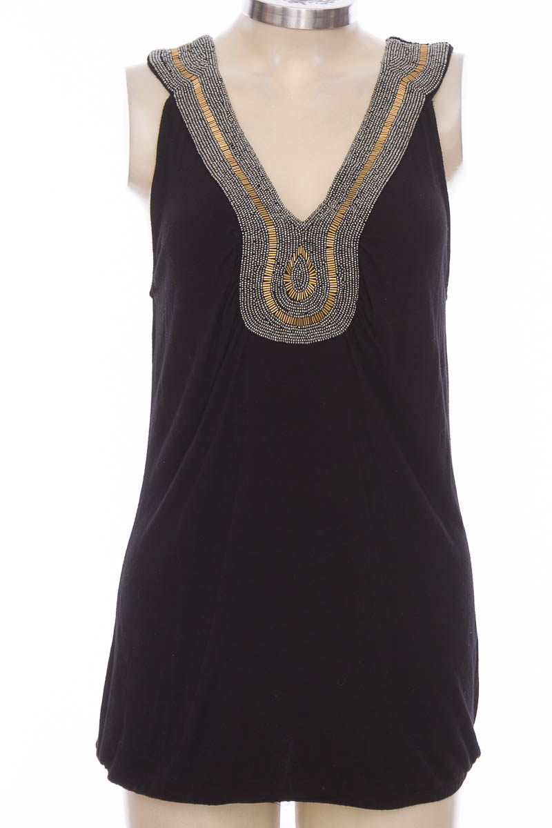 Top / Camiseta color Negro - Caché | Closeando