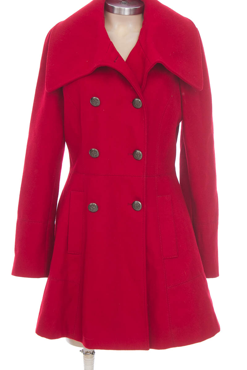 Chaqueta / Abrigo color Rojo - Guess | Closeando