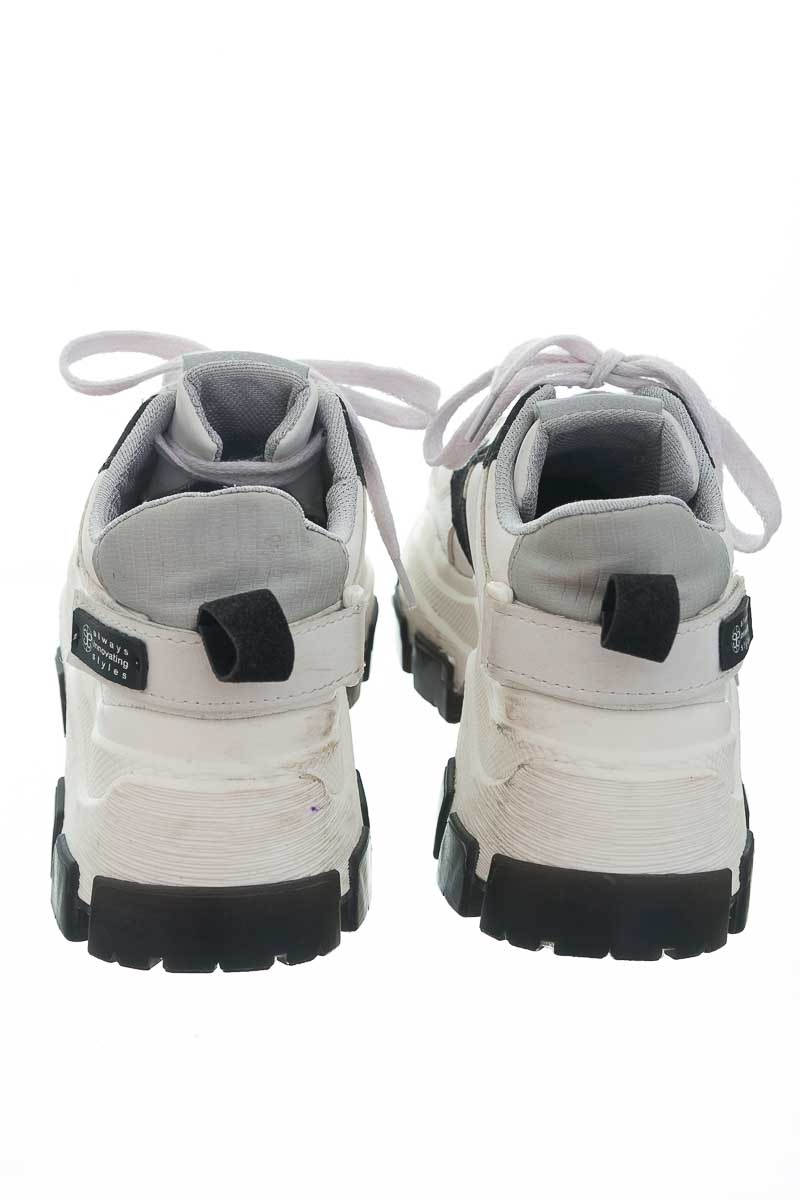 Zapatos color Blanco - Majida Issa talla 35 de Segunda Mano | Closeando