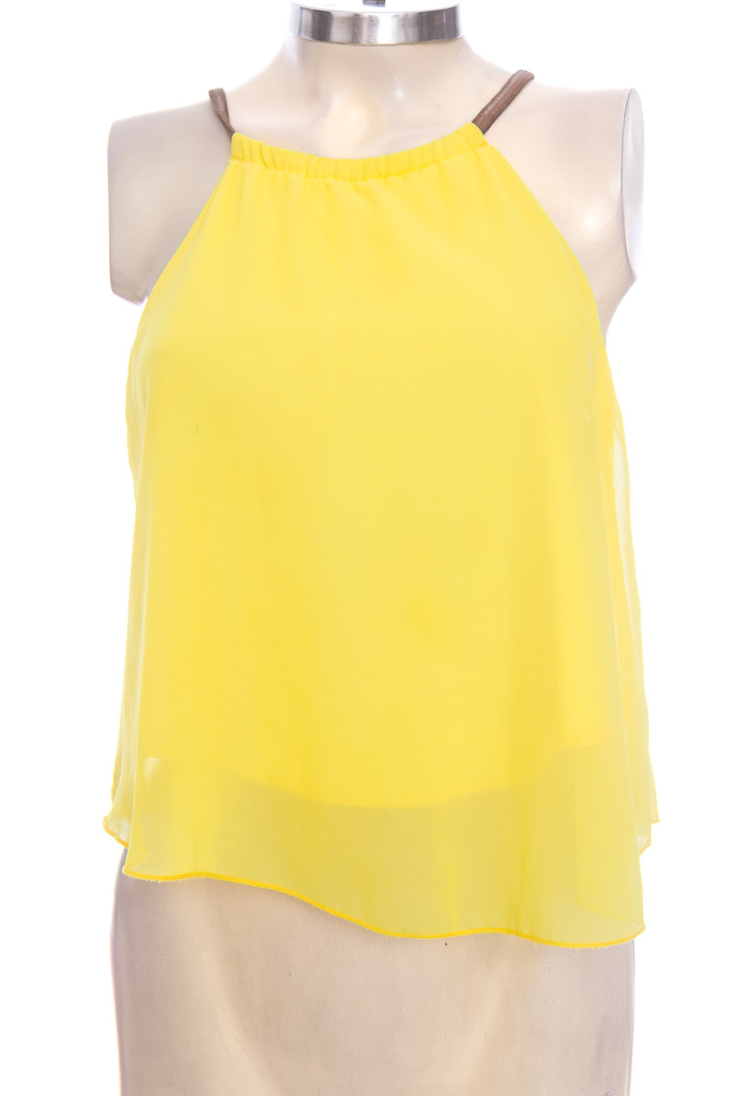 Top / Camiseta color Amarillo - Shasa | Closeando