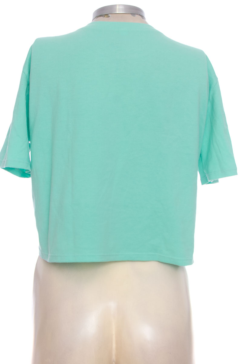 Top / Camiseta color Verde - Basik´s | Closeando